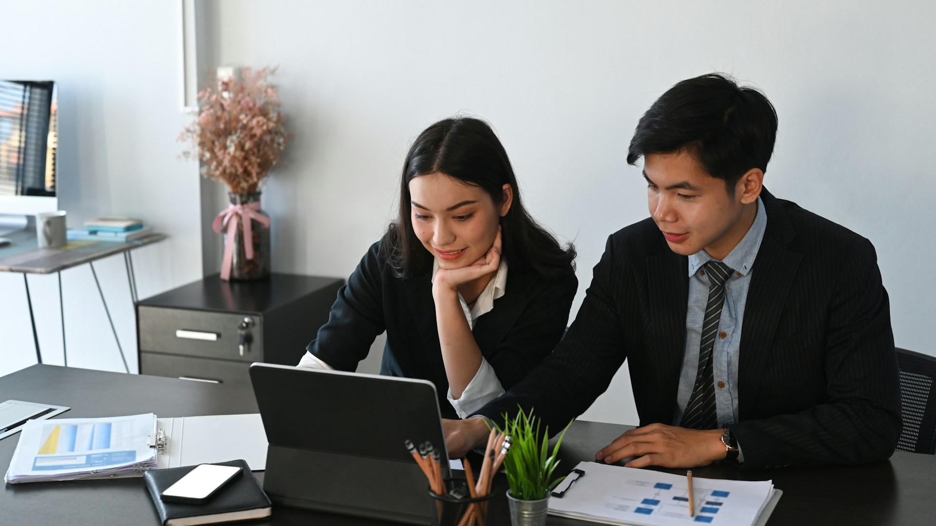 UK Skilled Worker Visa Changes in 2026: What Employers Need to Know ...